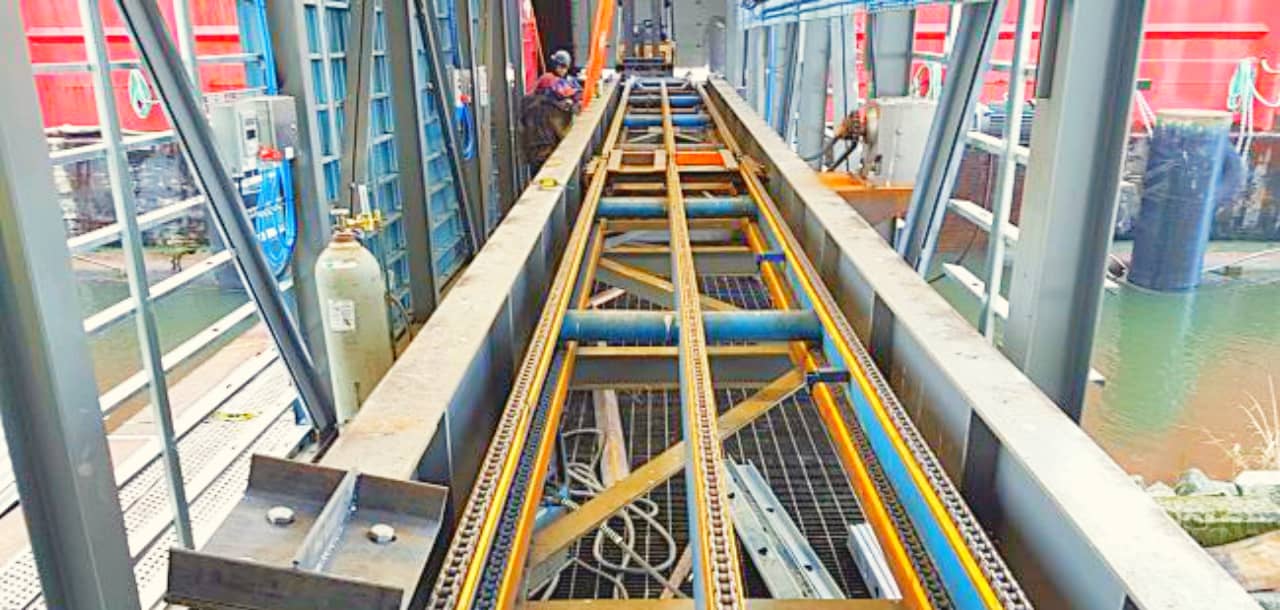 660 TONS BARGE CONVEYOR BRIDGE - Enginuity Engineering Consulting